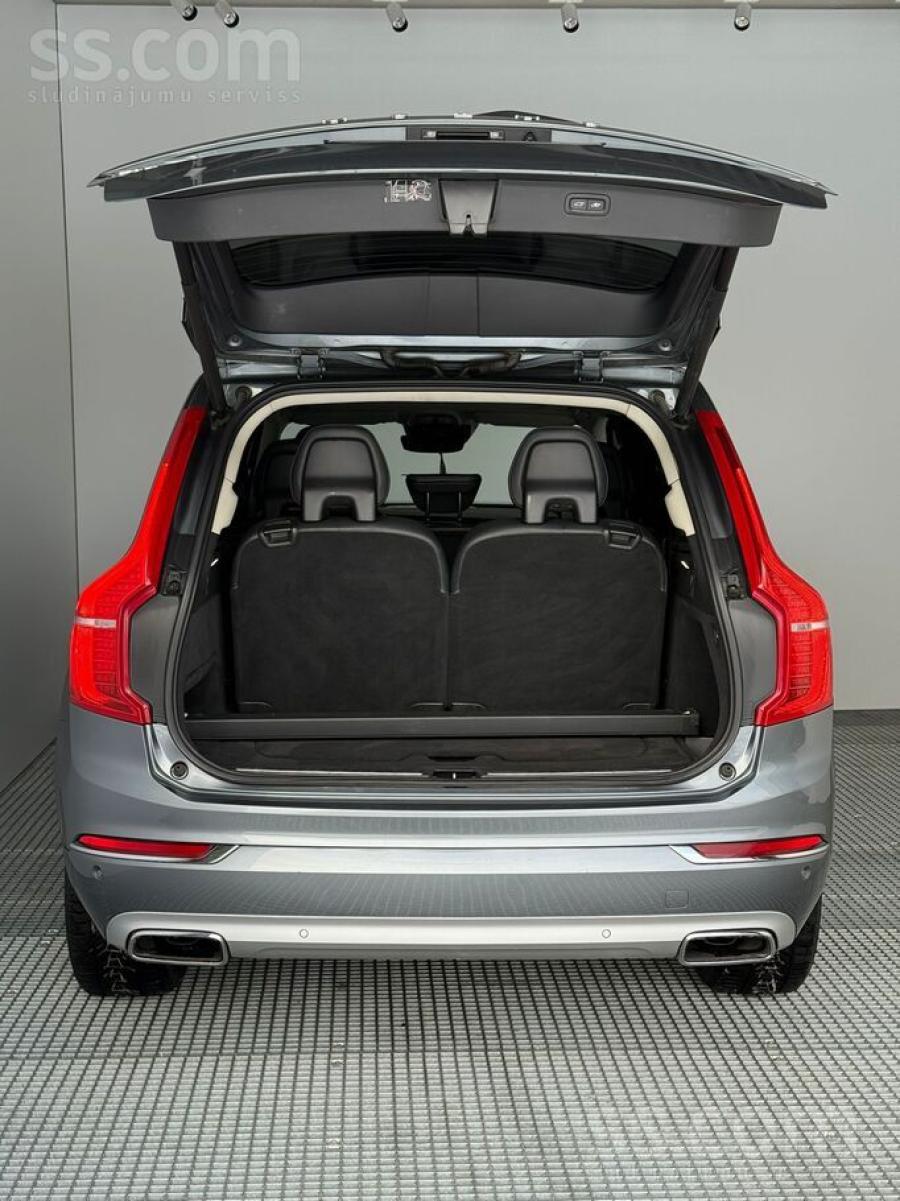 Grey Volvo XC90 2018 in Riga, with an engine capacity of 2.00 L and mileage of 238 thousand km for 24990 €, photo 19 on AUTOMOTO.COM.LV