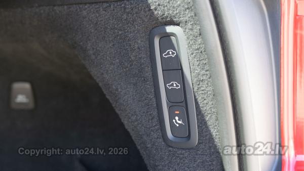 Grey Volvo XC90 2018 in Tallinn, with an engine capacity of 2.00 L and mileage of 173 thousand km for 28000 €, photo 7 on AUTOMOTO.COM.LV