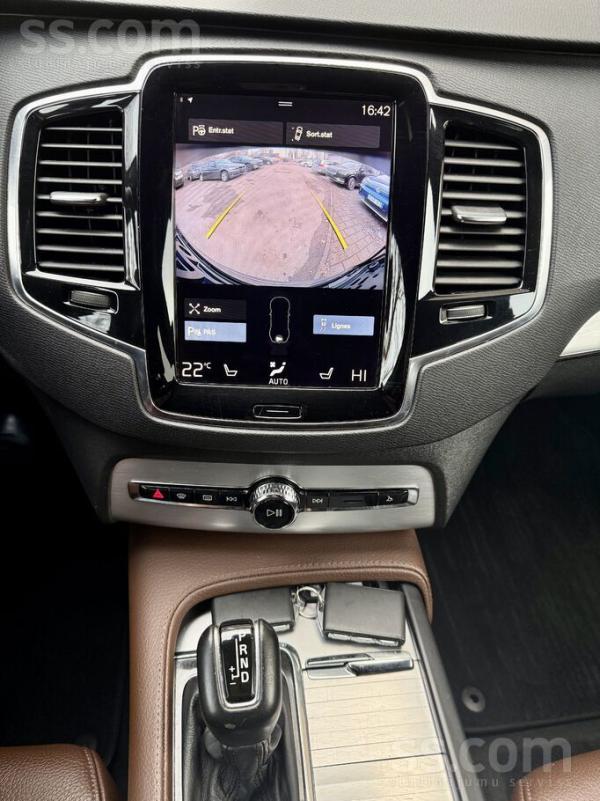 Grey Volvo XC90 2018 in Riga, with an engine capacity of 2.00 L and mileage of 0 thousand km for 27900 €, photo 5 on AUTOMOTO.COM.LV