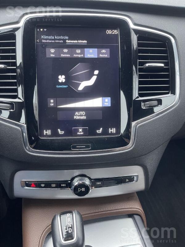 Grey Volvo XC90 2018 in Riga, with an engine capacity of 2.00 L and mileage of 0 thousand km for 27900 €, photo 8 on AUTOMOTO.COM.LV
