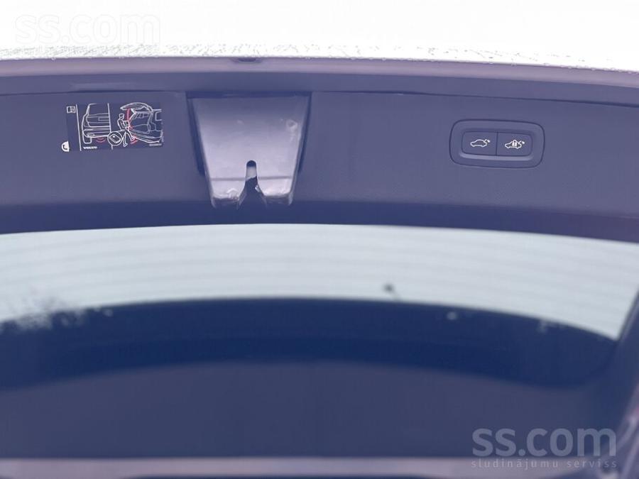 Grey Volvo XC90 2018 in Riga, with an engine capacity of 2.00 L and mileage of 0 thousand km for 27900 €, photo 19 on AUTOMOTO.COM.LV