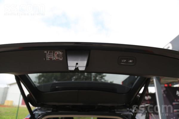 Pelēks Volvo XC90 2018 Rīga, ar dzinēja tilpumu 2.00 L un nobraukumu 138 tūkst. km par 29800 €, foto 10 vietnē AUTOMOTO.COM.LV