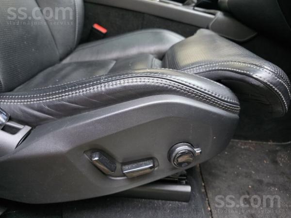 Grey Volvo XC90 2018 in Riga, with an engine capacity of 2.00 L and mileage of 135 thousand km for 25300 €, photo 10 on AUTOMOTO.COM.LV