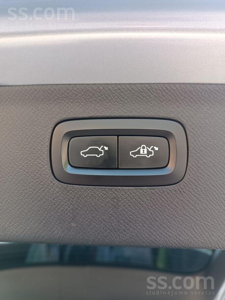 Pelēks Volvo XC90 2018 Daugavpils, ar dzinēja tilpumu 2.00 L un nobraukumu 351 tūkst. km par 21600 €, foto 14 vietnē AUTOMOTO.COM.LV