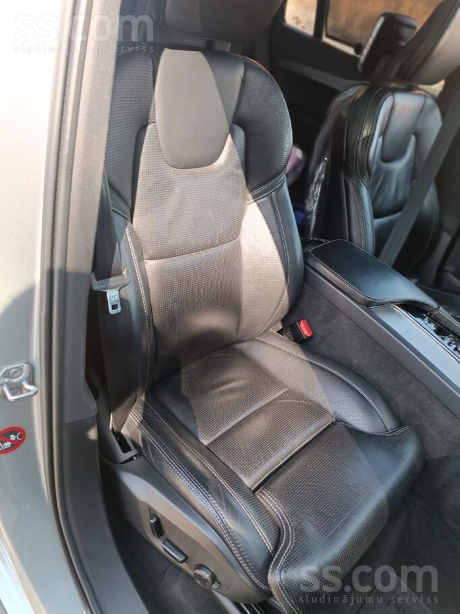 Pelēks Volvo XC90 2018 Daugavpils, ar dzinēja tilpumu 2.00 L un nobraukumu 351 tūkst. km par 21600 €, foto 16 vietnē AUTOMOTO.COM.LV