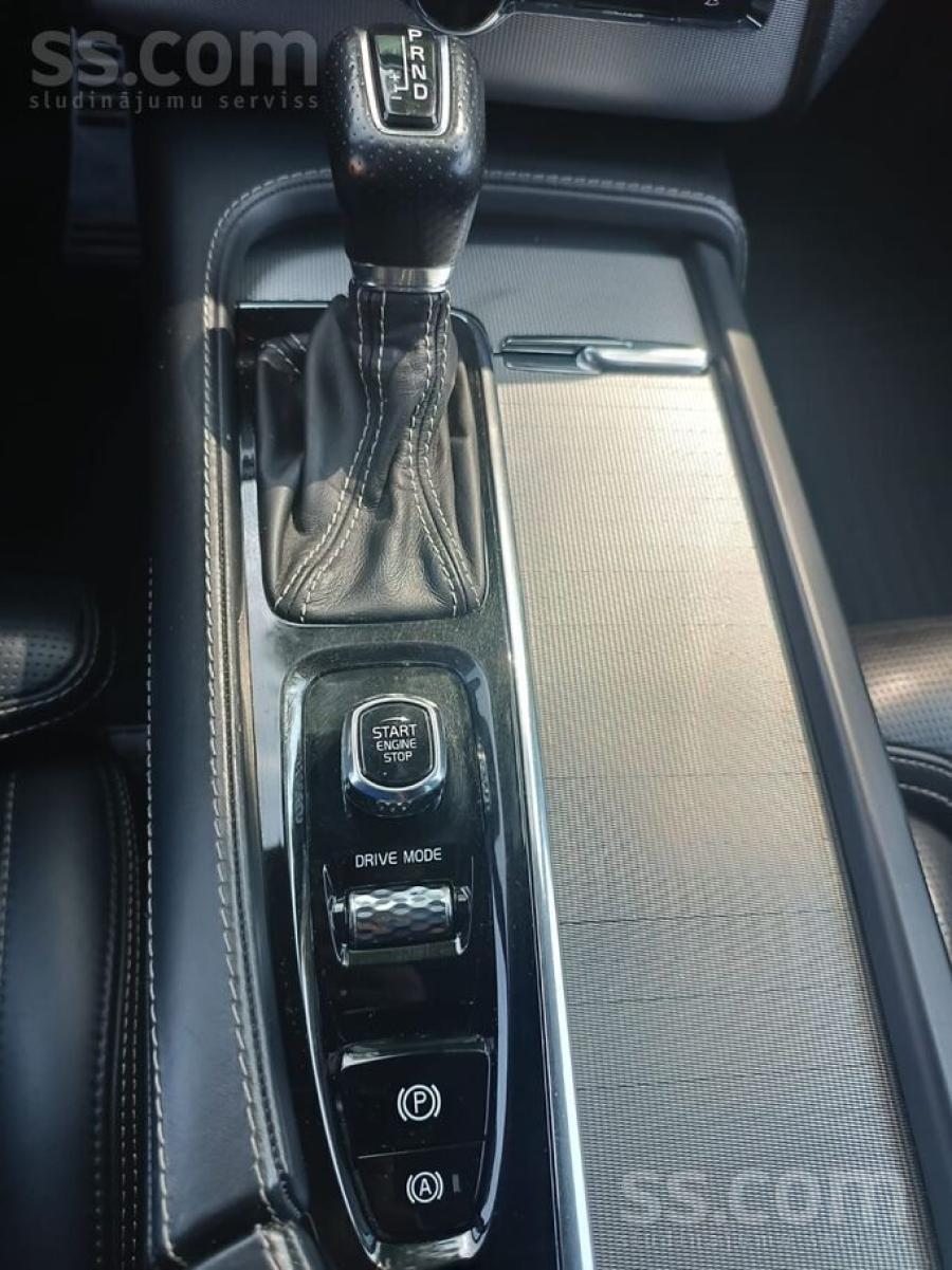 Pelēks Volvo XC90 2018 Daugavpils, ar dzinēja tilpumu 2.00 L un nobraukumu 351 tūkst. km par 21600 €, foto 18 vietnē AUTOMOTO.COM.LV