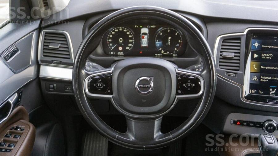 Grey Volvo XC90 2018 in Riga, with an engine capacity of 2.00 L and mileage of 243 thousand km for 22290 €, photo 14 on AUTOMOTO.COM.LV