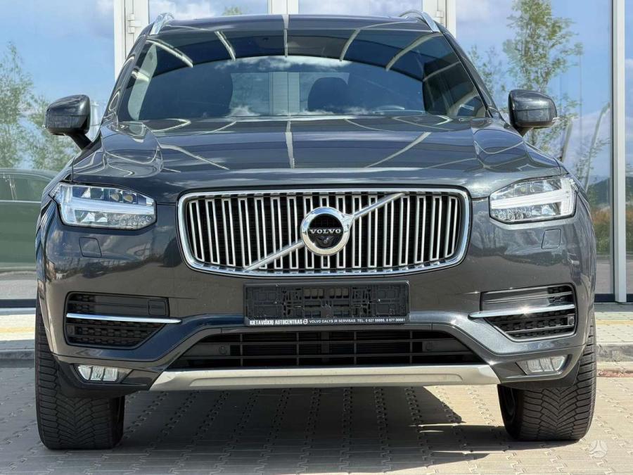 Grey Volvo XC90 2018 in Vilnius, with an engine capacity of 1.97 L and mileage of 248 thousand km for 24800 €, photo 4 on AUTOMOTO.COM.LV