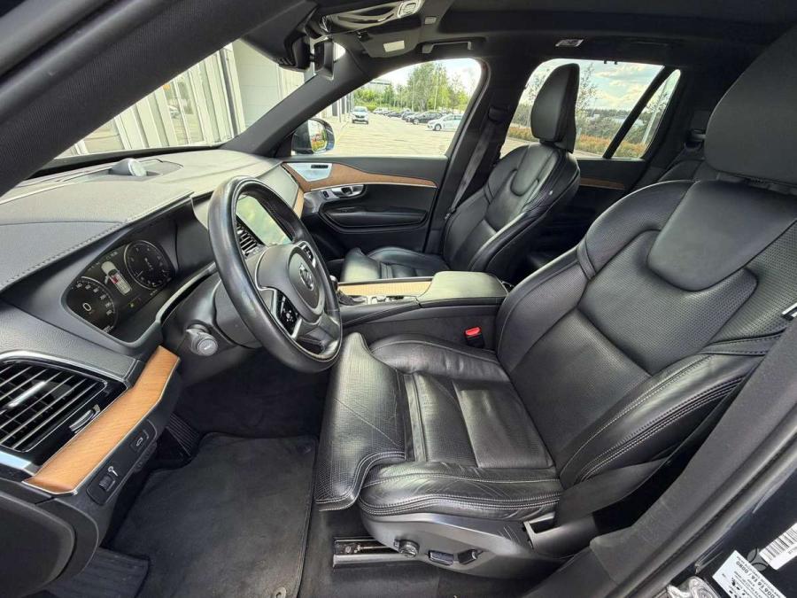 Grey Volvo XC90 2018 in Vilnius, with an engine capacity of 1.97 L and mileage of 248 thousand km for 24800 €, photo 8 on AUTOMOTO.COM.LV