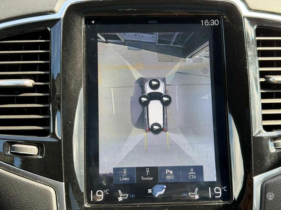 Grey Volvo XC90 2018 in Vilnius, with an engine capacity of 1.97 L and mileage of 248 thousand km for 24800 €, photo 11 on AUTOMOTO.COM.LV