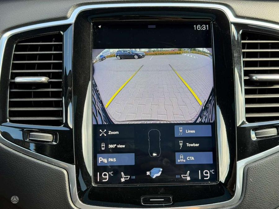 Grey Volvo XC90 2018 in Vilnius, with an engine capacity of 1.97 L and mileage of 248 thousand km for 24800 €, photo 12 on AUTOMOTO.COM.LV