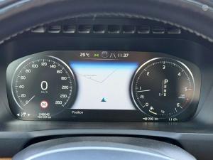 Grey Volvo XC90 2018 in Vilnius, with an engine capacity of 1.97 L and mileage of 248 thousand km for 24800 €, photo 16 on AUTOMOTO.COM.LV