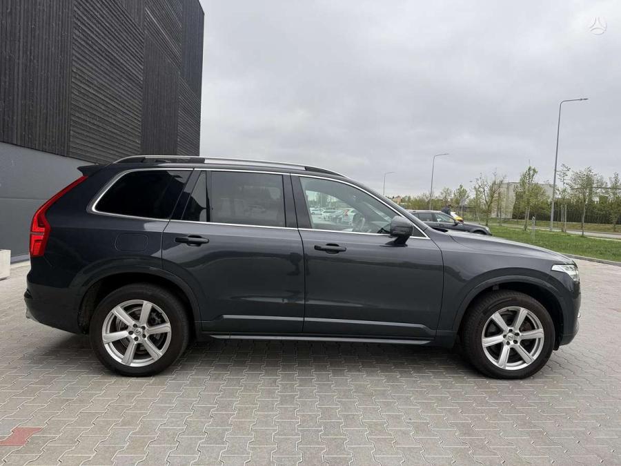 Grey Volvo XC90 2018 in Siauliai, with an engine capacity of 1.97 L and mileage of 230 thousand km for 17900 €, photo 5 on AUTOMOTO.COM.LV