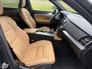 Grey Volvo XC90 2018 in Siauliai, with an engine capacity of 1.97 L and mileage of 230 thousand km for 17900 €, photo 11 on AUTOMOTO.COM.LV