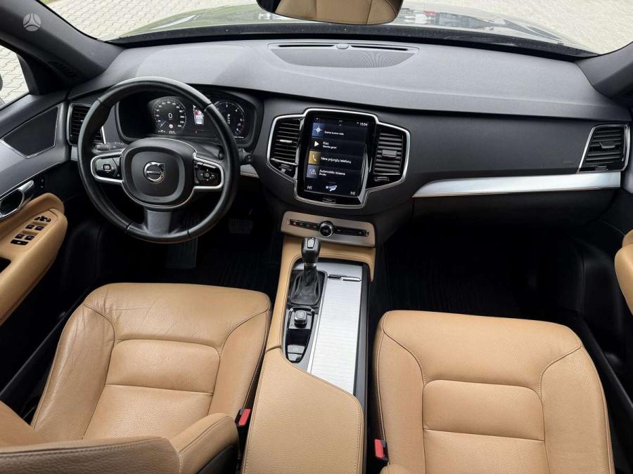 Grey Volvo XC90 2018 in Siauliai, with an engine capacity of 1.97 L and mileage of 230 thousand km for 17900 €, photo 13 on AUTOMOTO.COM.LV