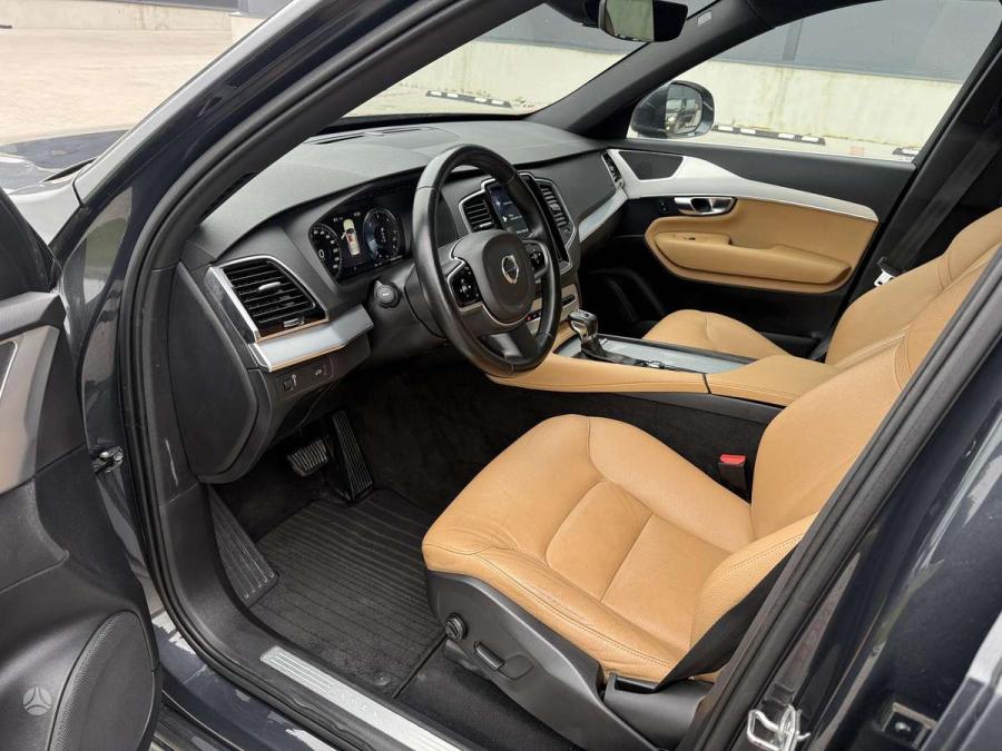 Grey Volvo XC90 2018 in Siauliai, with an engine capacity of 1.97 L and mileage of 230 thousand km for 17900 €, photo 14 on AUTOMOTO.COM.LV