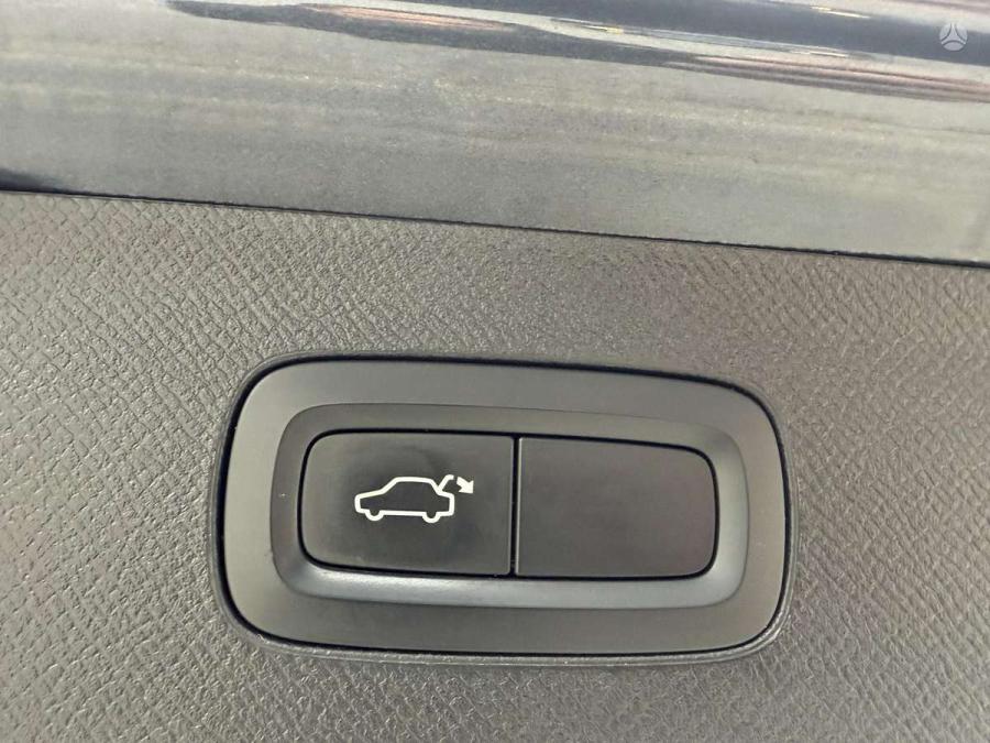 Grey Volvo XC90 2018 in Siauliai, with an engine capacity of 1.97 L and mileage of 230 thousand km for 17900 €, photo 25 on AUTOMOTO.COM.LV