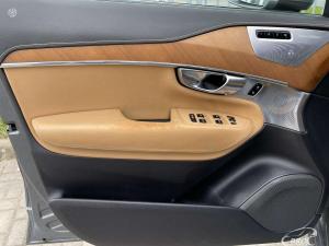 Pelēks Volvo XC90 2018 Klaipėda, ar dzinēja tilpumu 1.97 L un nobraukumu 135 tūkst. km par 23500 €, foto 19 vietnē AUTOMOTO.COM.LV