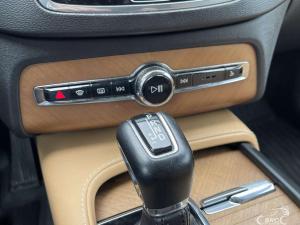 Pelēks Volvo XC90 2018 Klaipėda, ar dzinēja tilpumu 1.97 L un nobraukumu 135 tūkst. km par 23500 €, foto 30 vietnē AUTOMOTO.COM.LV