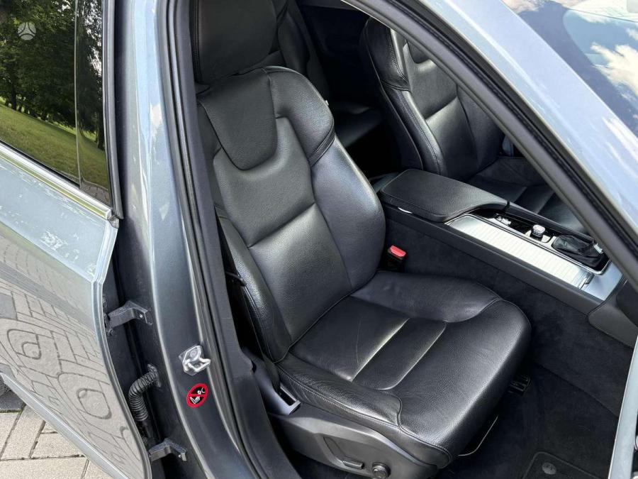 Pelēks Volvo XC90 2018 Kauņa, ar dzinēja tilpumu 1.97 L un nobraukumu 298 tūkst. km par 17200 €, foto 21 vietnē AUTOMOTO.COM.LV