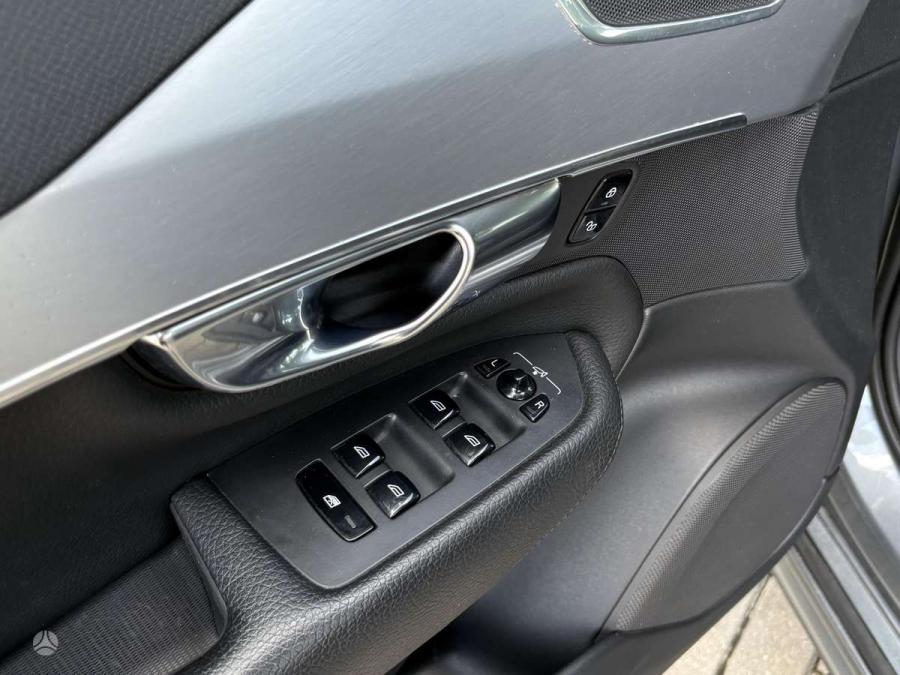 Pelēks Volvo XC90 2018 Kauņa, ar dzinēja tilpumu 1.97 L un nobraukumu 298 tūkst. km par 17200 €, foto 49 vietnē AUTOMOTO.COM.LV