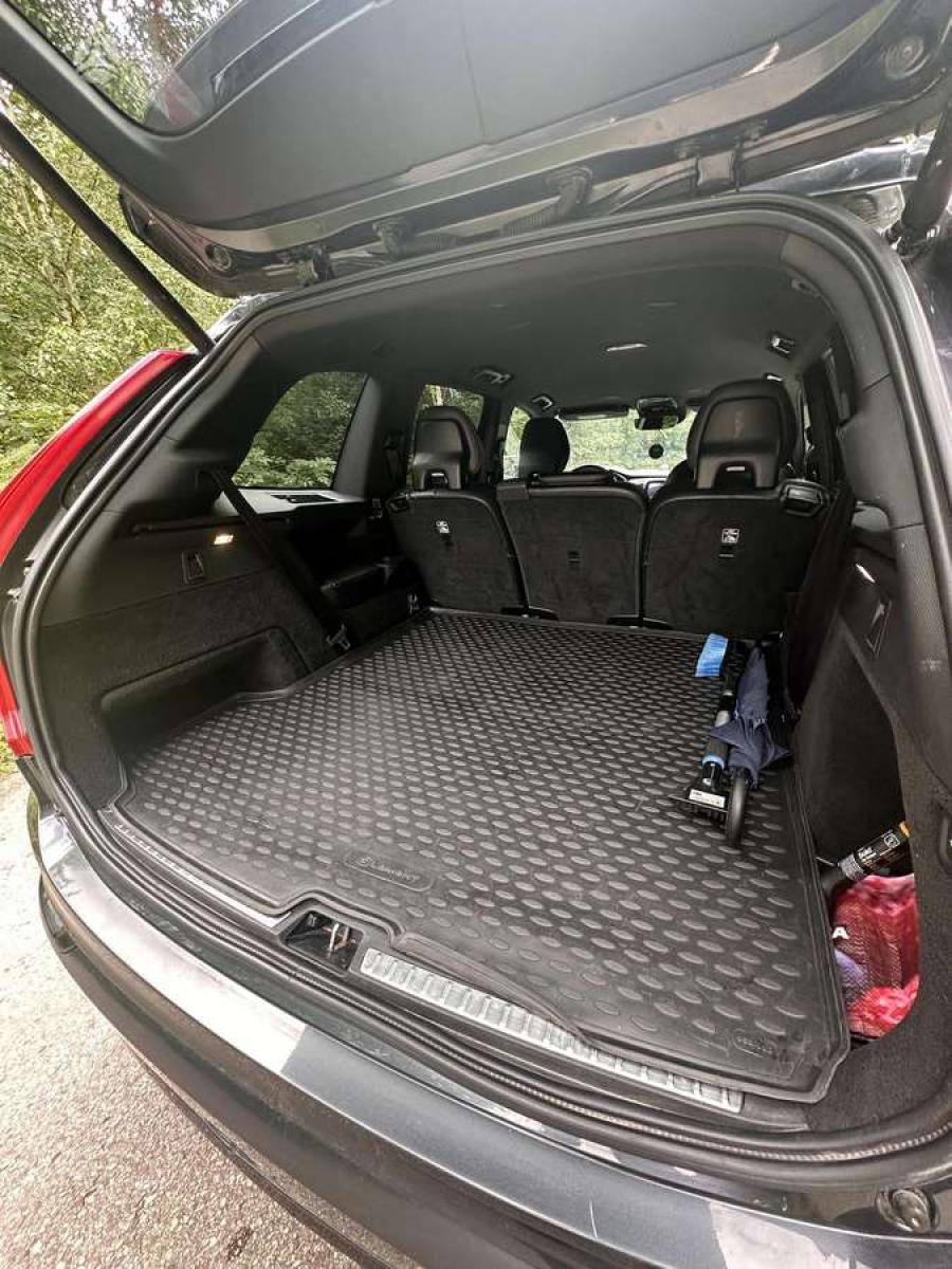 Pelēks Volvo XC90 2018 Lazdijai, ar dzinēja tilpumu 1.97 L un nobraukumu 180 tūkst. km par 27500 €, foto 17 vietnē AUTOMOTO.COM.LV