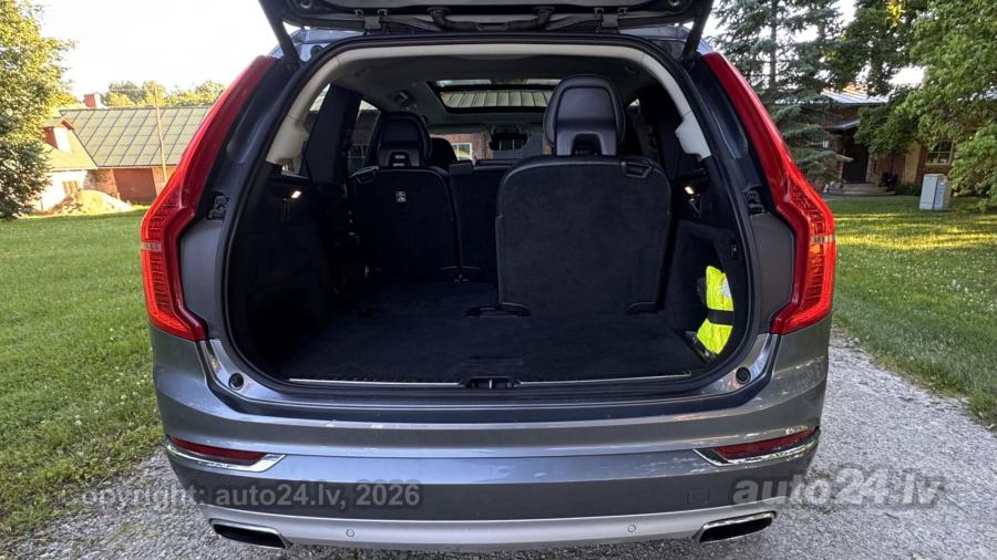 Grey Volvo XC90 2018 in Tallinn, with an engine capacity of 2.00 L and mileage of 199 thousand km for 28500 €, photo 10 on AUTOMOTO.COM.LV