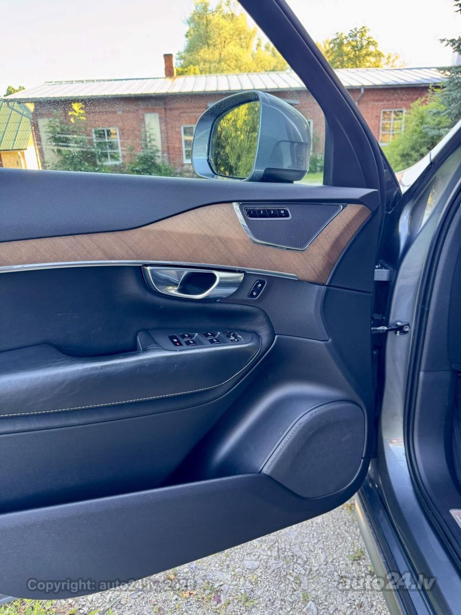 Grey Volvo XC90 2018 in Tallinn, with an engine capacity of 2.00 L and mileage of 199 thousand km for 28500 €, photo 13 on AUTOMOTO.COM.LV