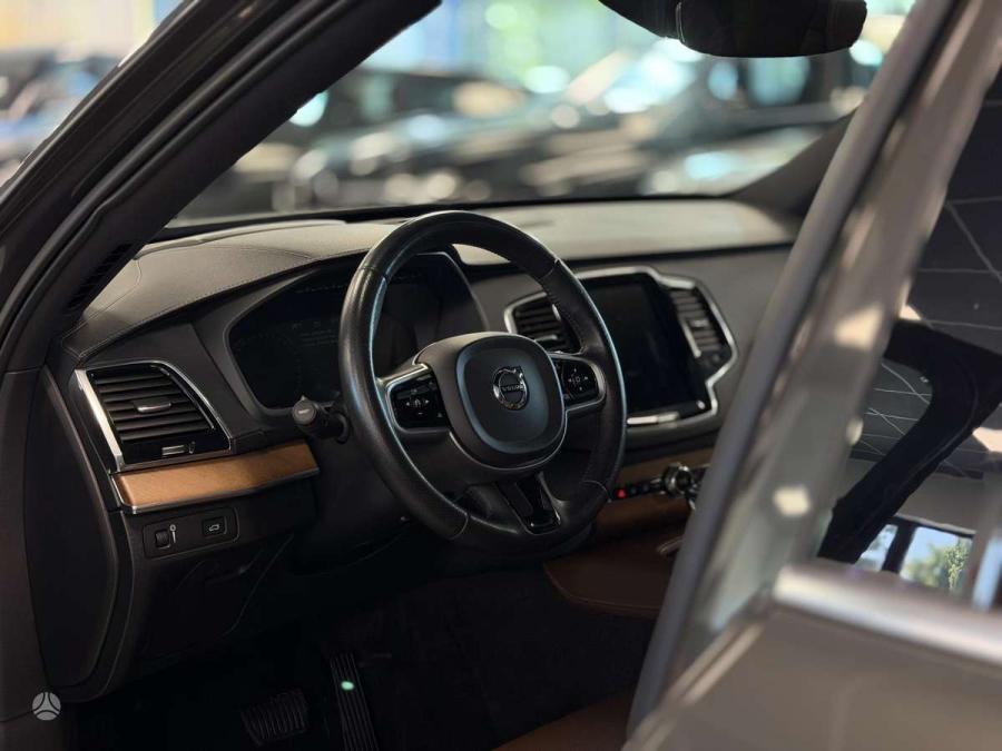 Pelēks Volvo XC90 2018 Klaipėda, ar dzinēja tilpumu 1.97 L un nobraukumu 180 tūkst. km par 28750 €, foto 12 vietnē AUTOMOTO.COM.LV