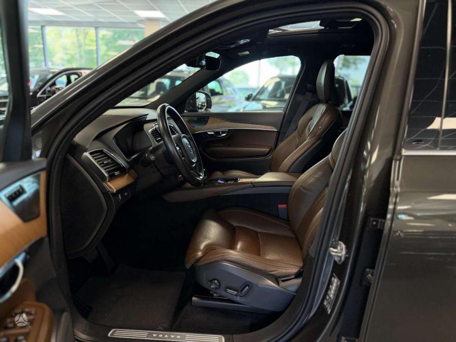 Pelēks Volvo XC90 2018 Klaipėda, ar dzinēja tilpumu 1.97 L un nobraukumu 180 tūkst. km par 28750 €, foto 14 vietnē AUTOMOTO.COM.LV