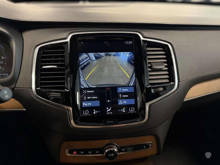 Pelēks Volvo XC90 2018 Klaipėda, ar dzinēja tilpumu 1.97 L un nobraukumu 180 tūkst. km par 28750 €, foto 17 vietnē AUTOMOTO.COM.LV