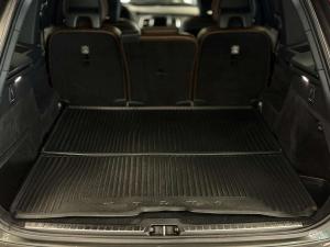 Pelēks Volvo XC90 2018 Klaipėda, ar dzinēja tilpumu 1.97 L un nobraukumu 180 tūkst. km par 28750 €, foto 30 vietnē AUTOMOTO.COM.LV