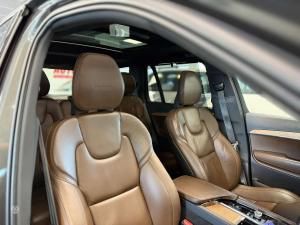 Pelēks Volvo XC90 2018 Klaipėda, ar dzinēja tilpumu 1.97 L un nobraukumu 180 tūkst. km par 28750 €, foto 34 vietnē AUTOMOTO.COM.LV