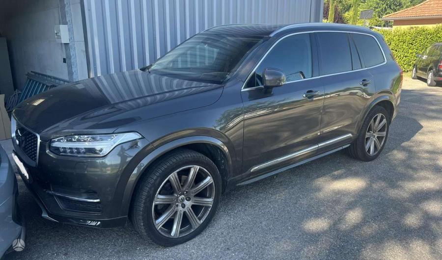 Pelēks Volvo XC90 2018 Tauragė, ar dzinēja tilpumu 1.97 L un nobraukumu 192 tūkst. km par 15700 €, foto 1 vietnē AUTOMOTO.COM.LV