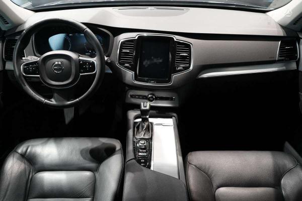 Grey Volvo XC90 2018 in Vilnius, with an engine capacity of 1.97 L and mileage of 225 thousand km for 23900 €, photo 9 on AUTOMOTO.COM.LV