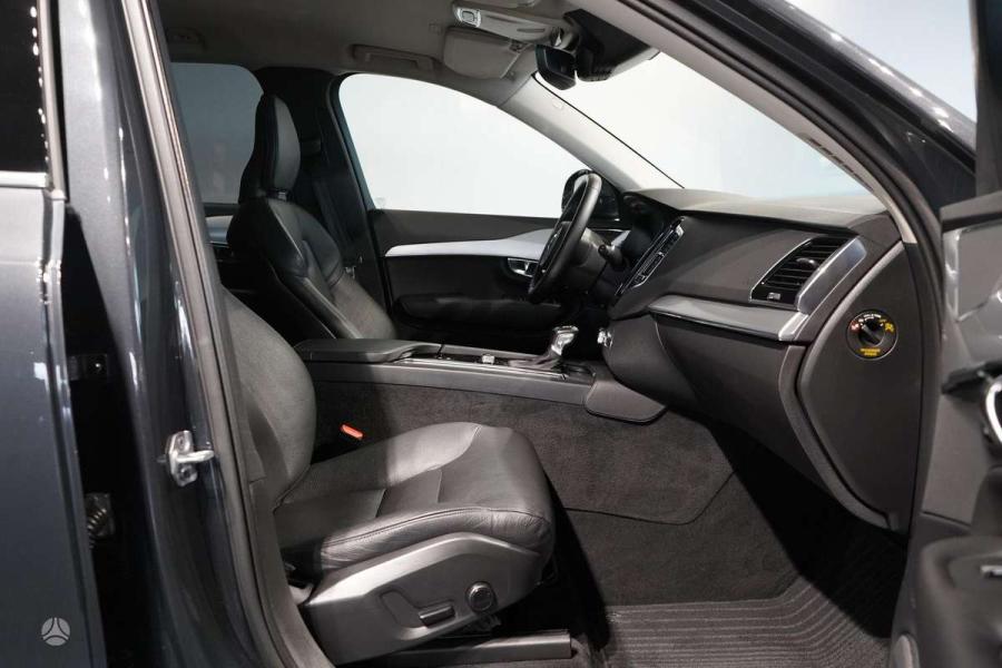 Grey Volvo XC90 2018 in Vilnius, with an engine capacity of 1.97 L and mileage of 225 thousand km for 23900 €, photo 11 on AUTOMOTO.COM.LV