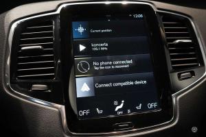 Grey Volvo XC90 2018 in Vilnius, with an engine capacity of 1.97 L and mileage of 225 thousand km for 23900 €, photo 17 on AUTOMOTO.COM.LV