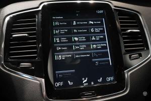 Grey Volvo XC90 2018 in Vilnius, with an engine capacity of 1.97 L and mileage of 225 thousand km for 23900 €, photo 18 on AUTOMOTO.COM.LV