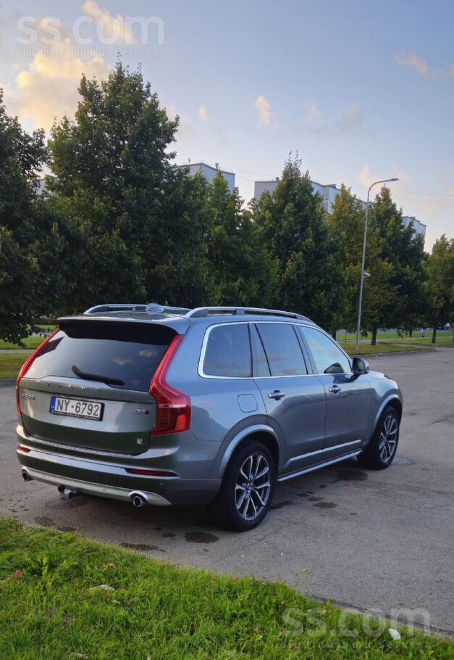 Grey Volvo XC90 2018 in Riga, with an engine capacity of 2.00 L and mileage of 132 thousand km for 27750 €, photo 4 on AUTOMOTO.COM.LV