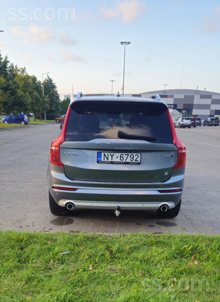 Grey Volvo XC90 2018 in Riga, with an engine capacity of 2.00 L and mileage of 132 thousand km for 27750 €, photo 5 on AUTOMOTO.COM.LV