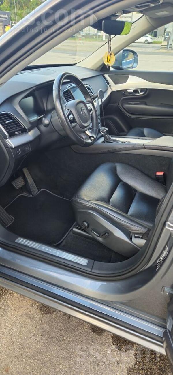Grey Volvo XC90 2018 in Riga, with an engine capacity of 2.00 L and mileage of 132 thousand km for 27750 €, photo 6 on AUTOMOTO.COM.LV