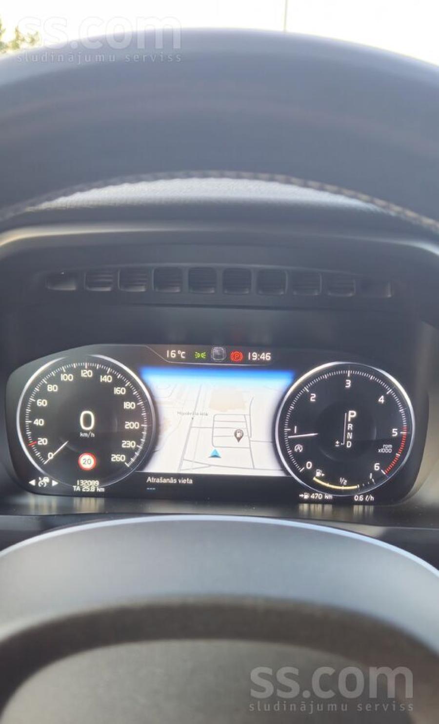 Grey Volvo XC90 2018 in Riga, with an engine capacity of 2.00 L and mileage of 132 thousand km for 27750 €, photo 7 on AUTOMOTO.COM.LV