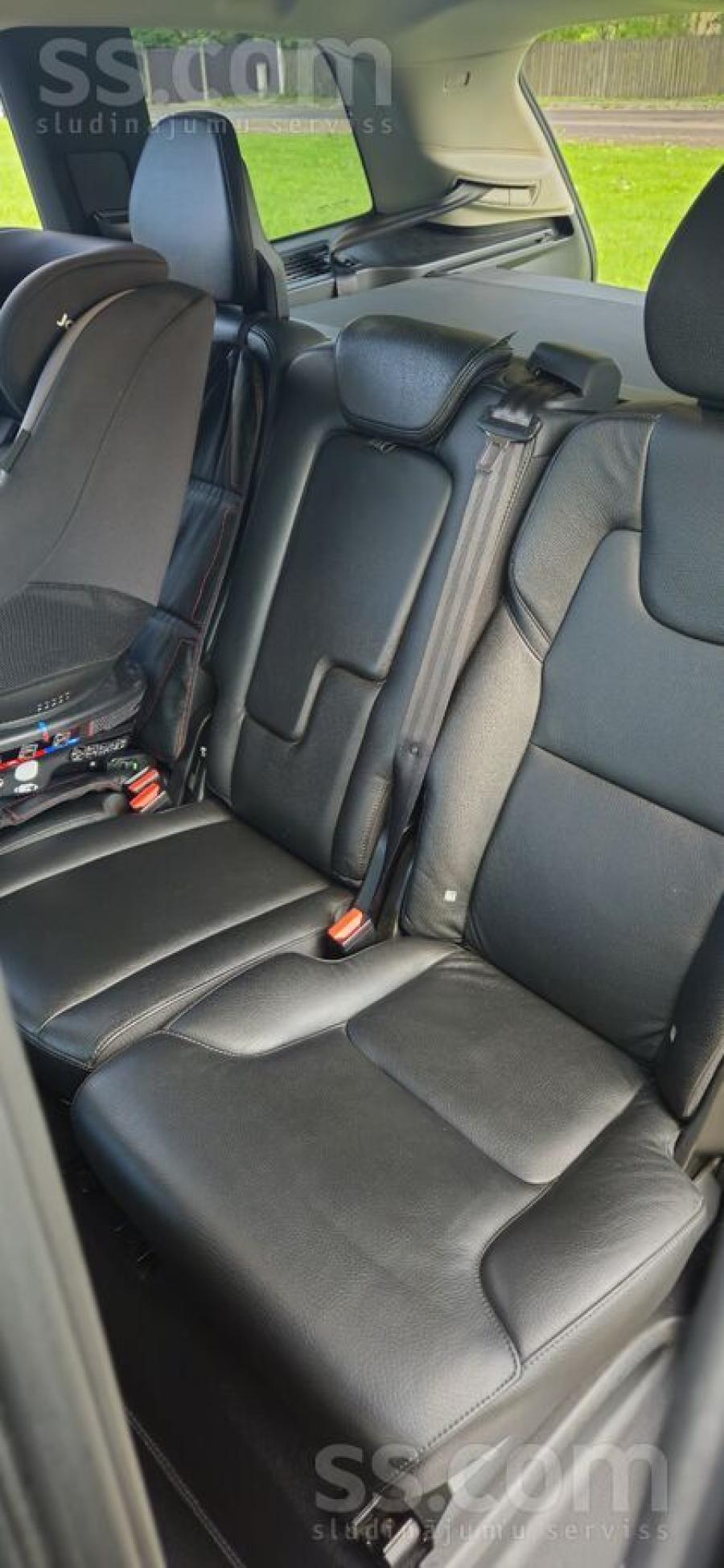 Grey Volvo XC90 2018 in Riga, with an engine capacity of 2.00 L and mileage of 132 thousand km for 27750 €, photo 9 on AUTOMOTO.COM.LV