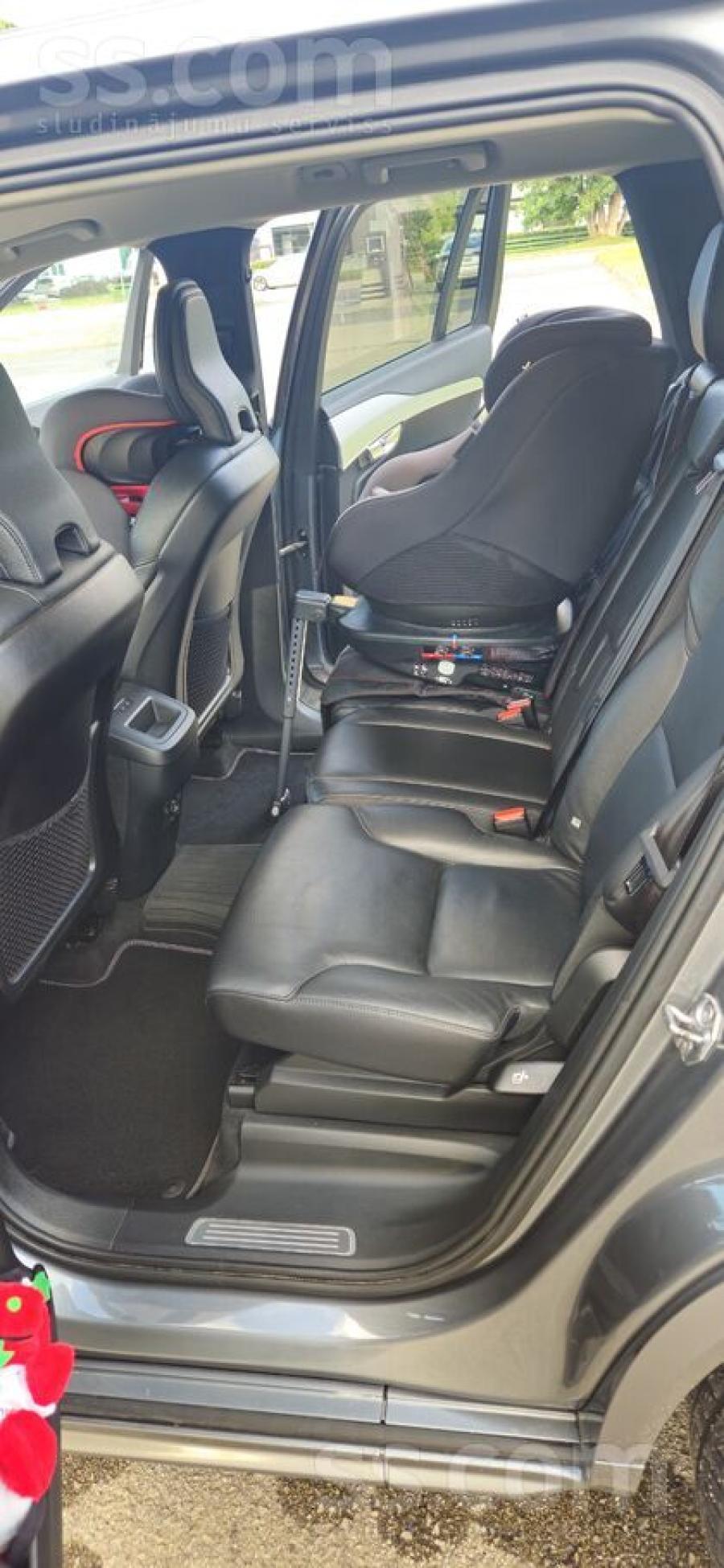 Grey Volvo XC90 2018 in Riga, with an engine capacity of 2.00 L and mileage of 132 thousand km for 27750 €, photo 10 on AUTOMOTO.COM.LV