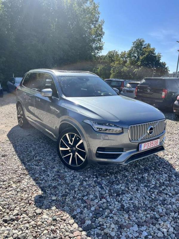 Volvo XC90 2018 in Kaunas on AUTOMOTO.COM.LV Grey Volvo XC90 2018 in Kaunas, with an engine capacity of 1.97 L and mileage of 200 thousand km for 27000 €, photo 4 on AUTOMOTO.COM.LV
