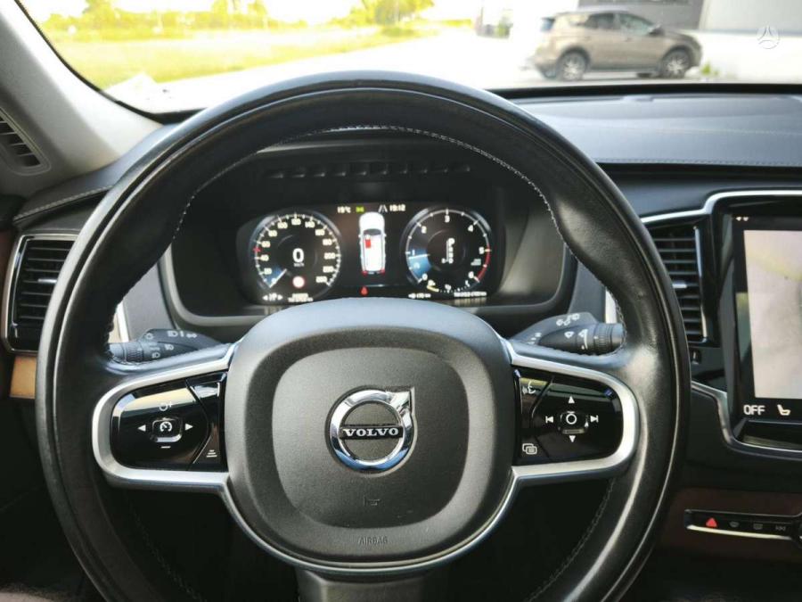 Pelēks Volvo XC90 2018 Šauļi, ar dzinēja tilpumu 2.00 L un nobraukumu 242 tūkst. km par 22800 €, foto 14 vietnē AUTOMOTO.COM.LV