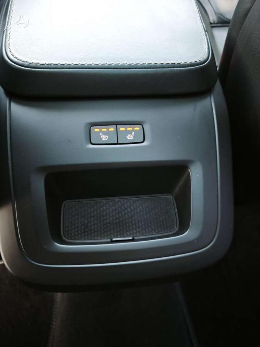 Pelēks Volvo XC90 2018 Šauļi, ar dzinēja tilpumu 2.00 L un nobraukumu 242 tūkst. km par 22800 €, foto 23 vietnē AUTOMOTO.COM.LV