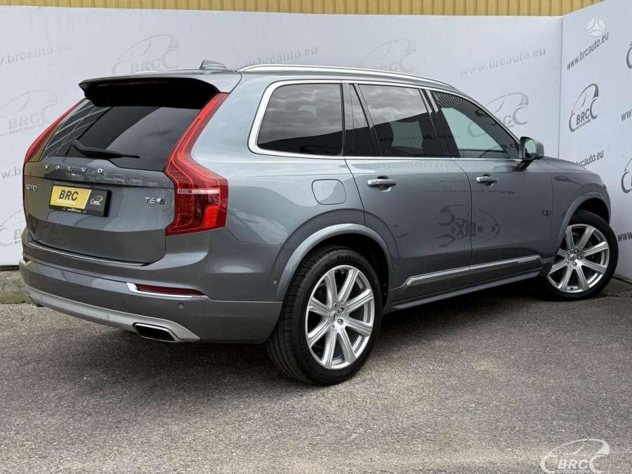Grey Volvo XC90 2018 in Klaipeda, with an engine capacity of 1.97 L and mileage of 135 thousand km for 22900 €, photo 4 on AUTOMOTO.COM.LV