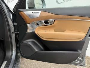 Grey Volvo XC90 2018 in Klaipeda, with an engine capacity of 1.97 L and mileage of 135 thousand km for 22900 €, photo 9 on AUTOMOTO.COM.LV