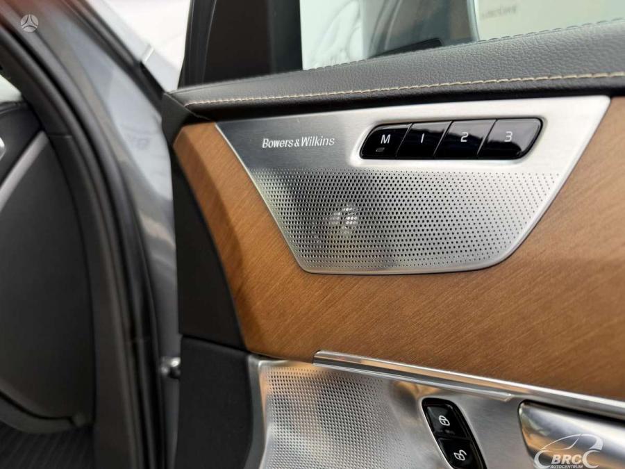 Grey Volvo XC90 2018 in Klaipeda, with an engine capacity of 1.97 L and mileage of 135 thousand km for 22900 €, photo 10 on AUTOMOTO.COM.LV
